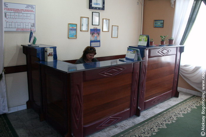 Ресепшен в отеле Рамз